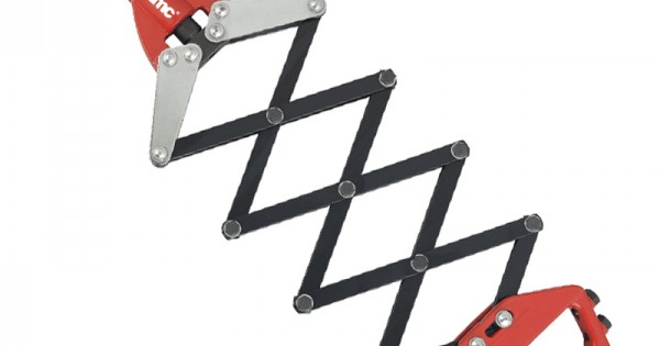 Folding hand riveter