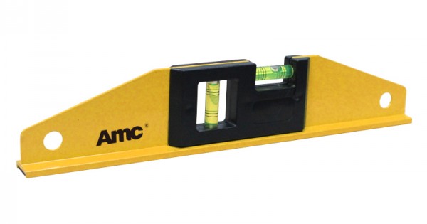 Spirit level with magnetic base