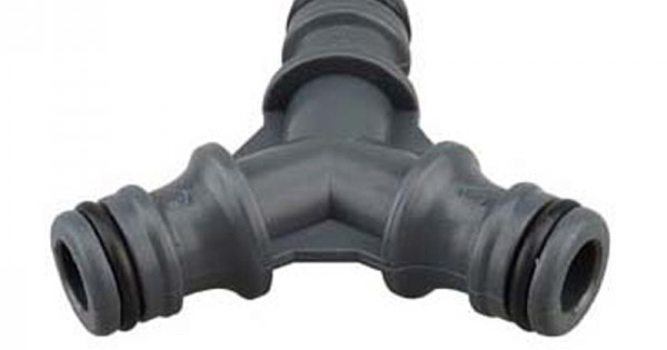 Three way hose coupling