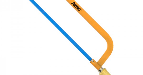 Flat hacksaw frame with wooden handle